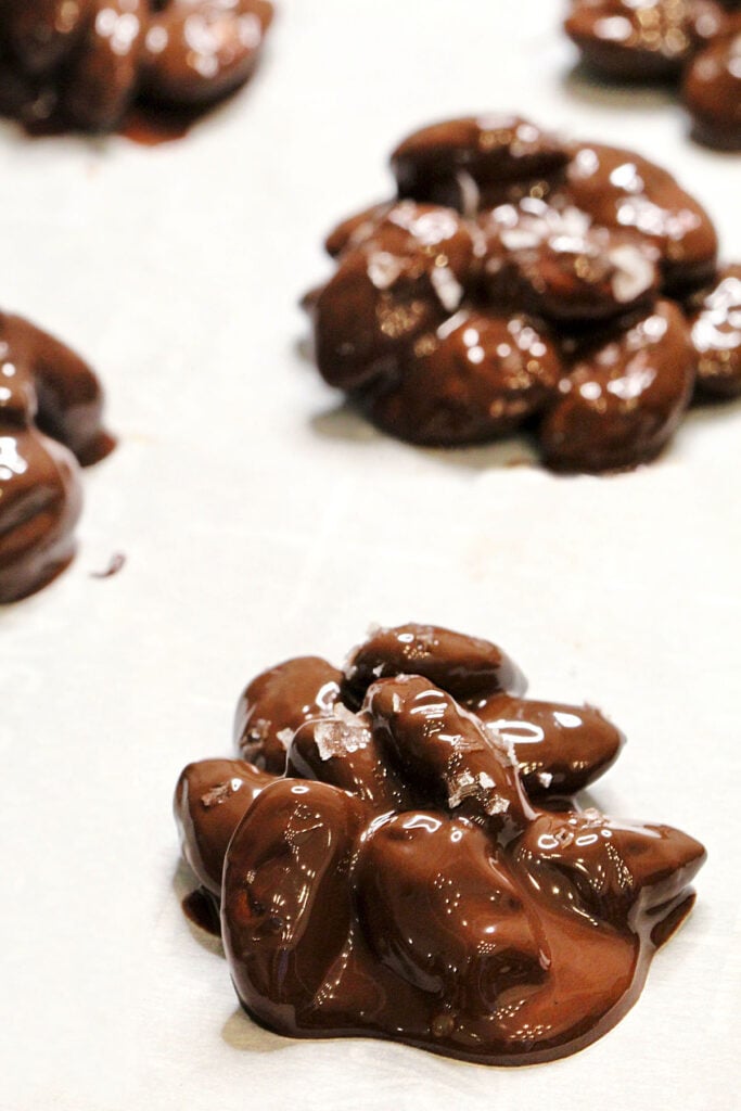 Easy Chocolate Almond Clusters (3 Ingredients)